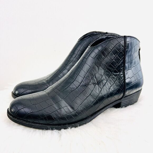 True Craft | Shoes | True Craft Black Faux Alligator Terri Slip On Low ...